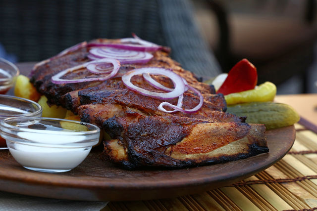 Close-up of roasted pork with pickle in | ID: 100615917