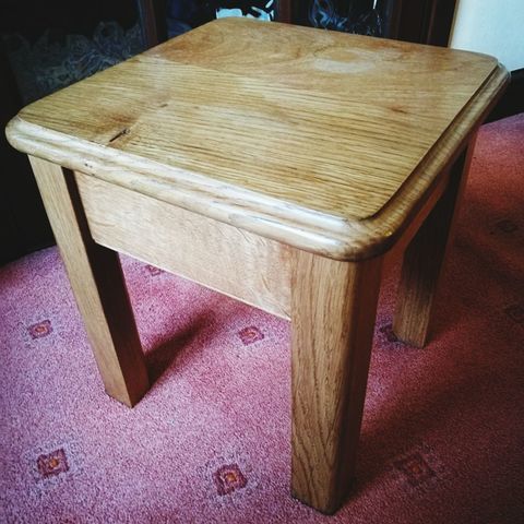 Close-up of wooden table | ID: 102663590