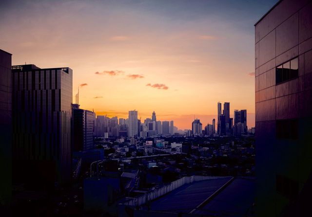 Cityscape at sunset | ID: 102562098