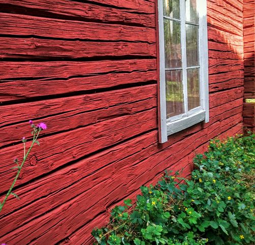 Close-up of red window | ID: 90754405