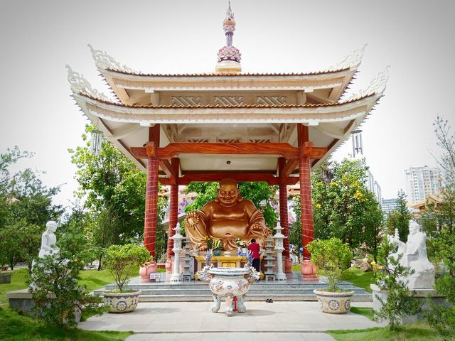 Man praying at temple | ID: 88026945