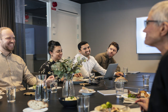 Meal during business meeting | ID: 156299883