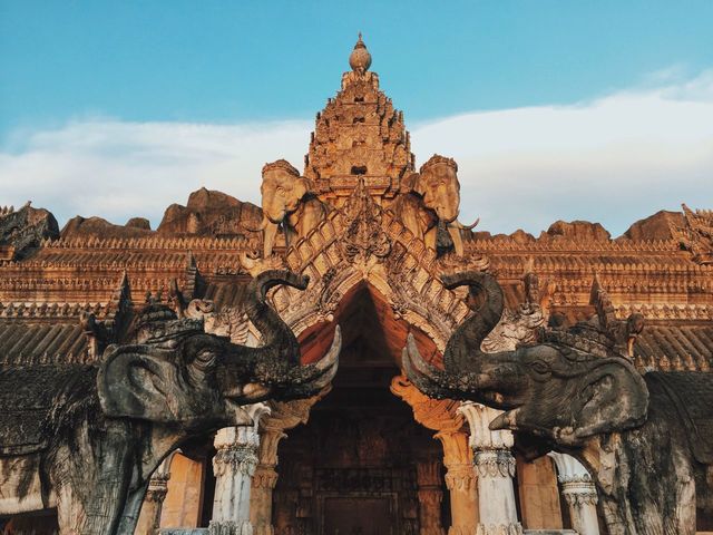 Entrance of the palace of the elephants | ID: 91542107