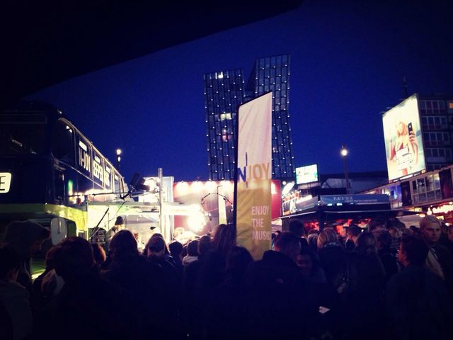 City life at night | ID: 21097762