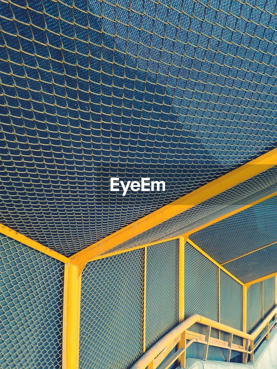 Staircase covered by metallic net | ID: 84085356