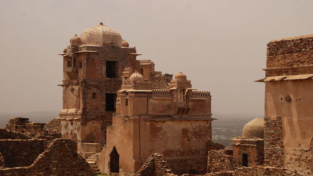 Exterior of historic kumbha palace against | ID: 84238783